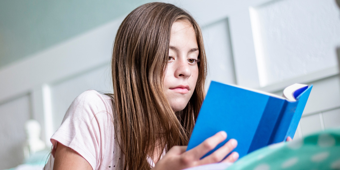 Reading fiction early in life is associated with a more complex ...