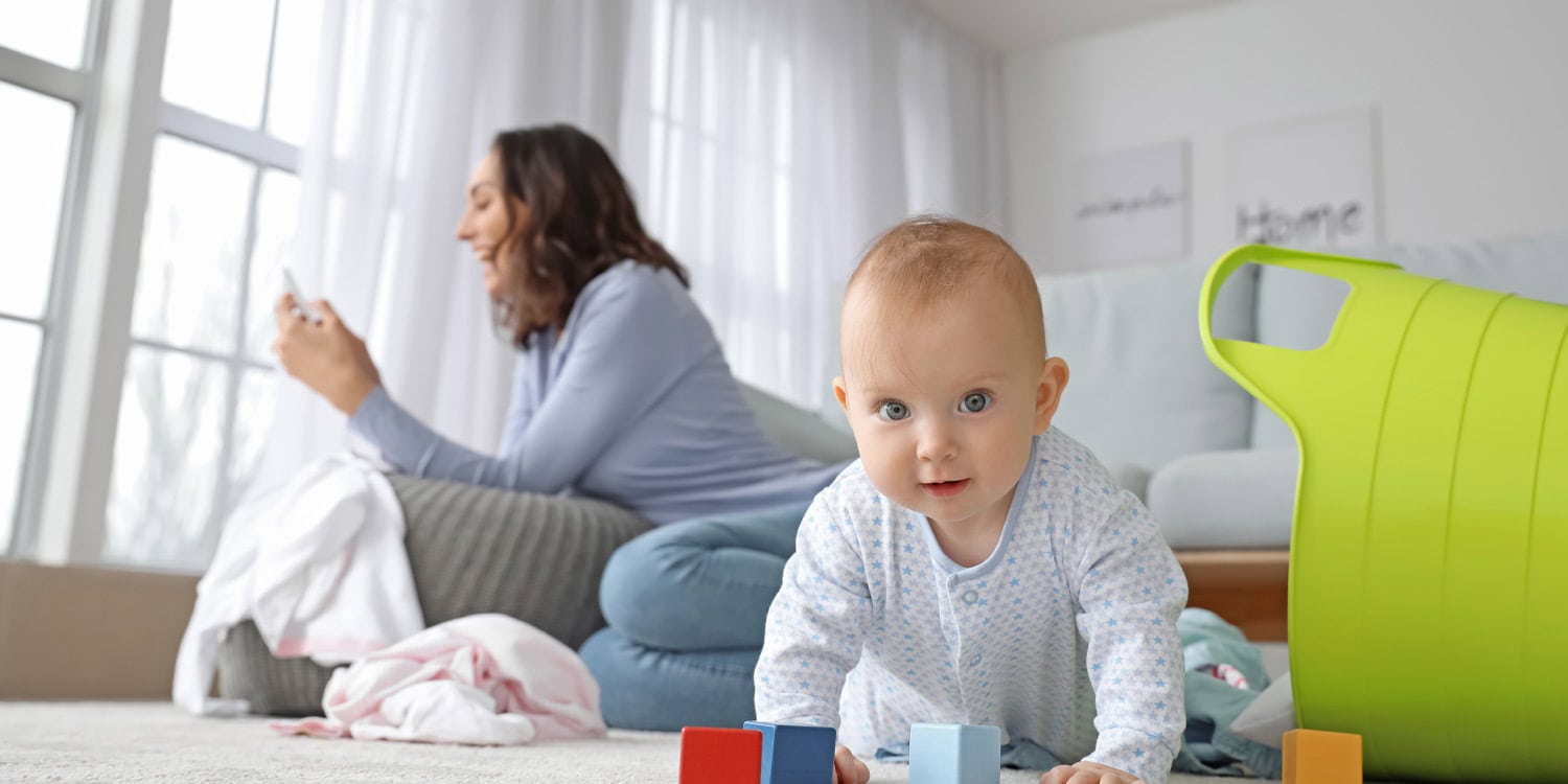 First study to capture real-time impact of phone use on infant speech ...