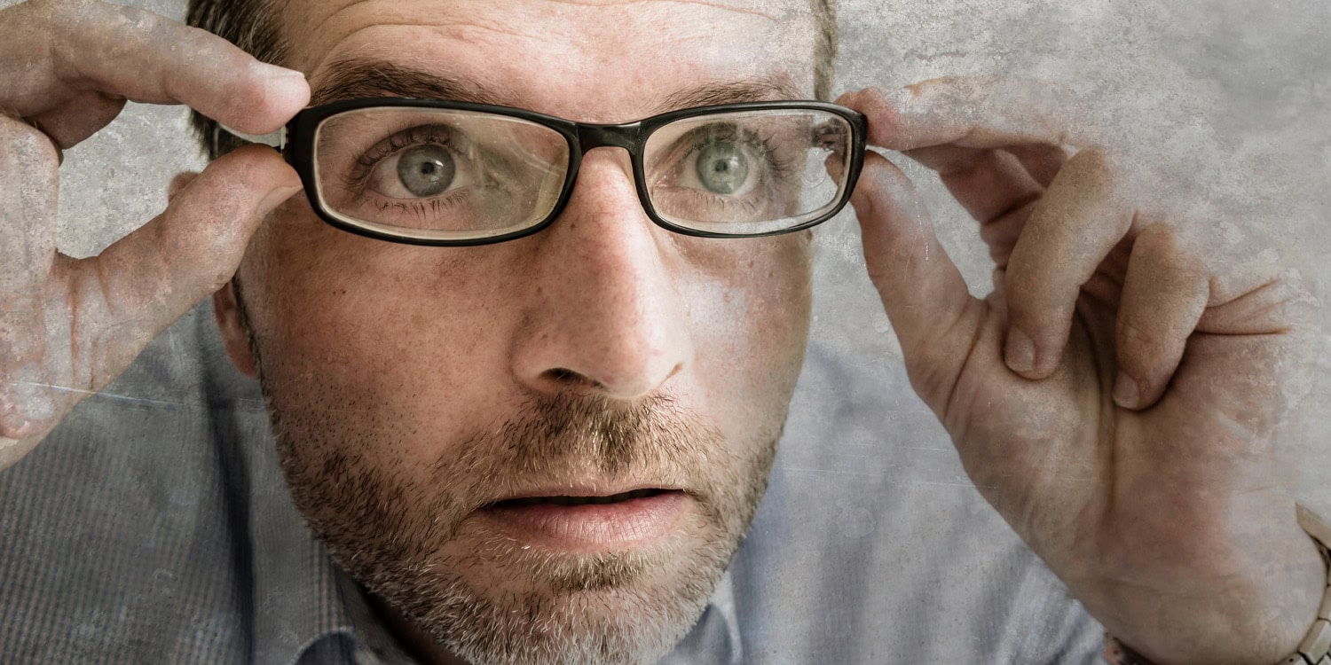 Men are more distracted by sexual images than women